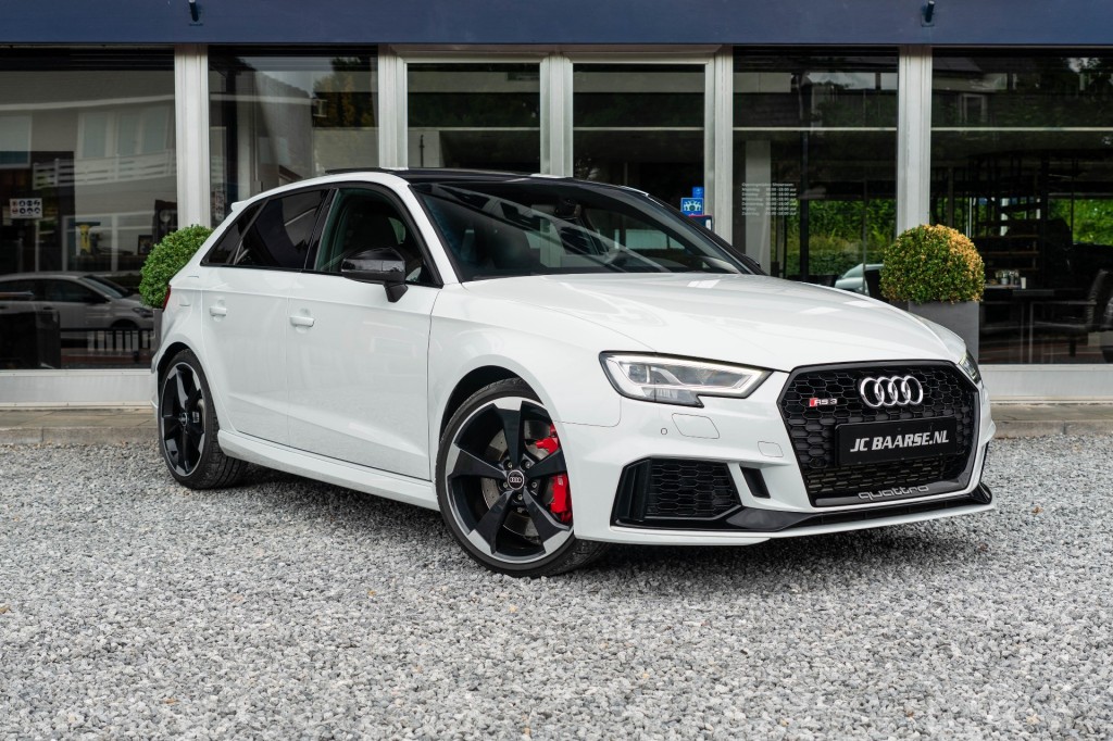 AUDI RS3 Hatchback 5 drs - Wit - Autobedrijf JC BaarseAutobedrijf JC Baarse